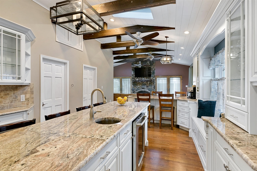 Beach Bungalow Kitchen - Design Line Kitchens in Belmar, New Jersey
