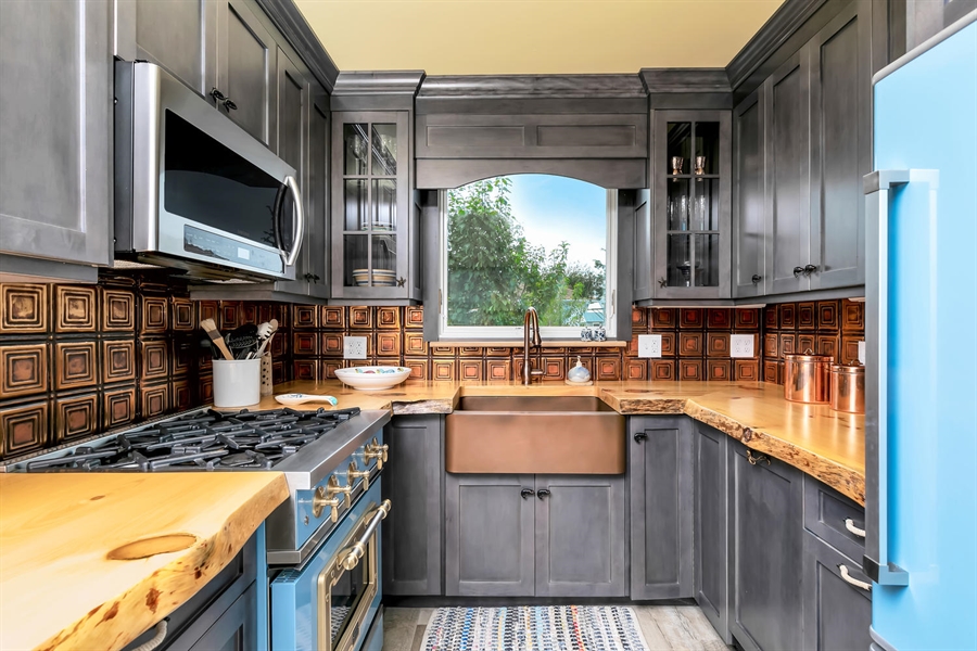 | Design Line Kitchens